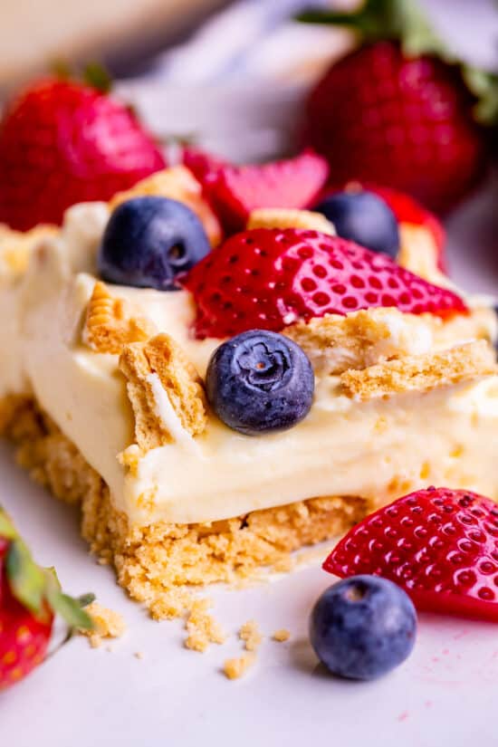 Golden Oreo Layered Pudding Dessert - The Food Charlatan