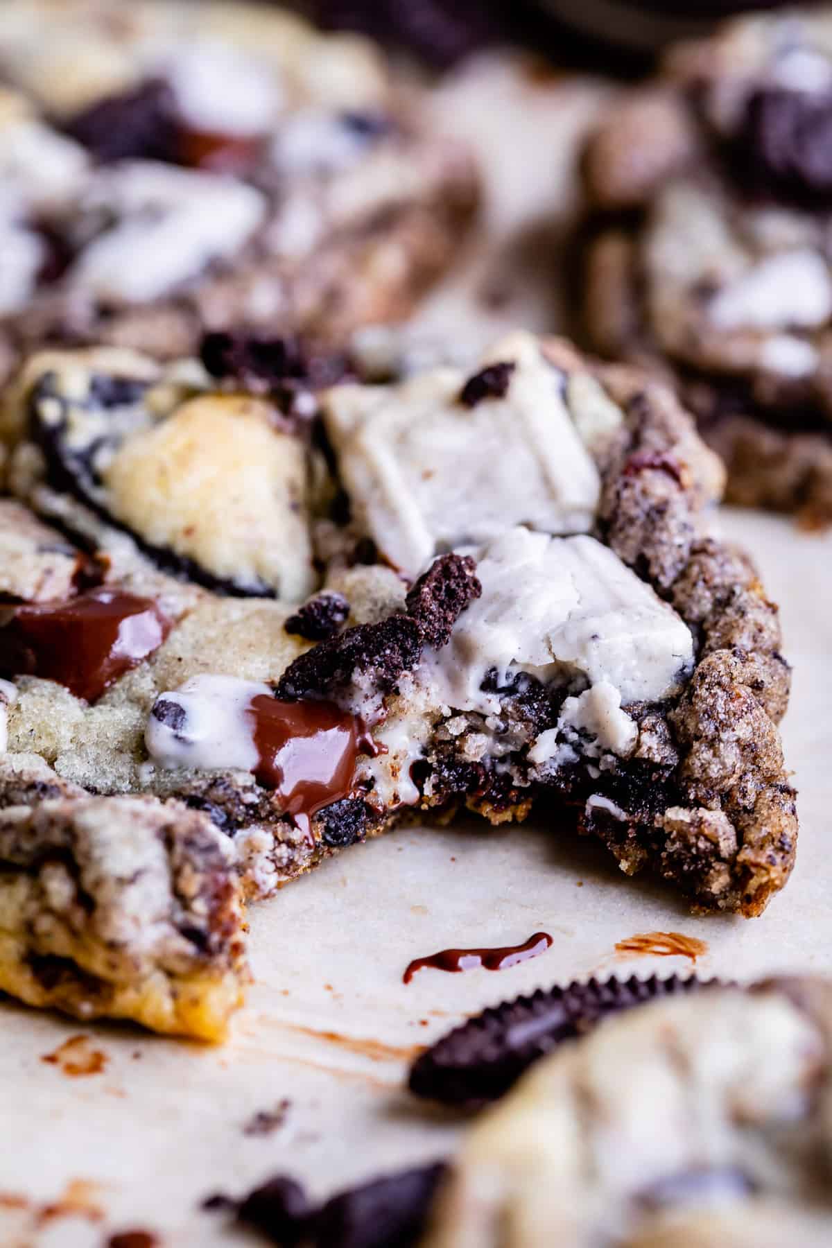 Chewy Cookies and Cream Cookies - The Food Charlatan