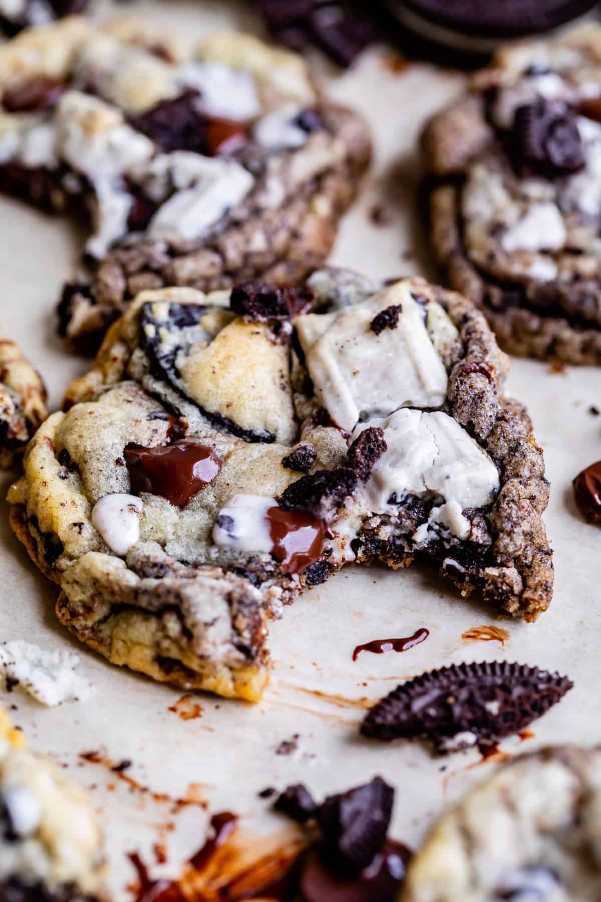 Chewy Cookies and Cream Cookies - The Food Charlatan