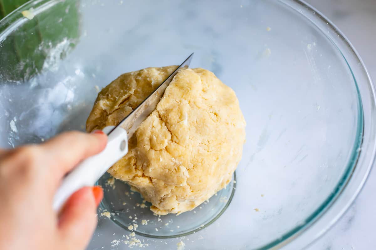 How to Make Flaky Pie Crust (Step by Step Photos) - The Food Charlatan
