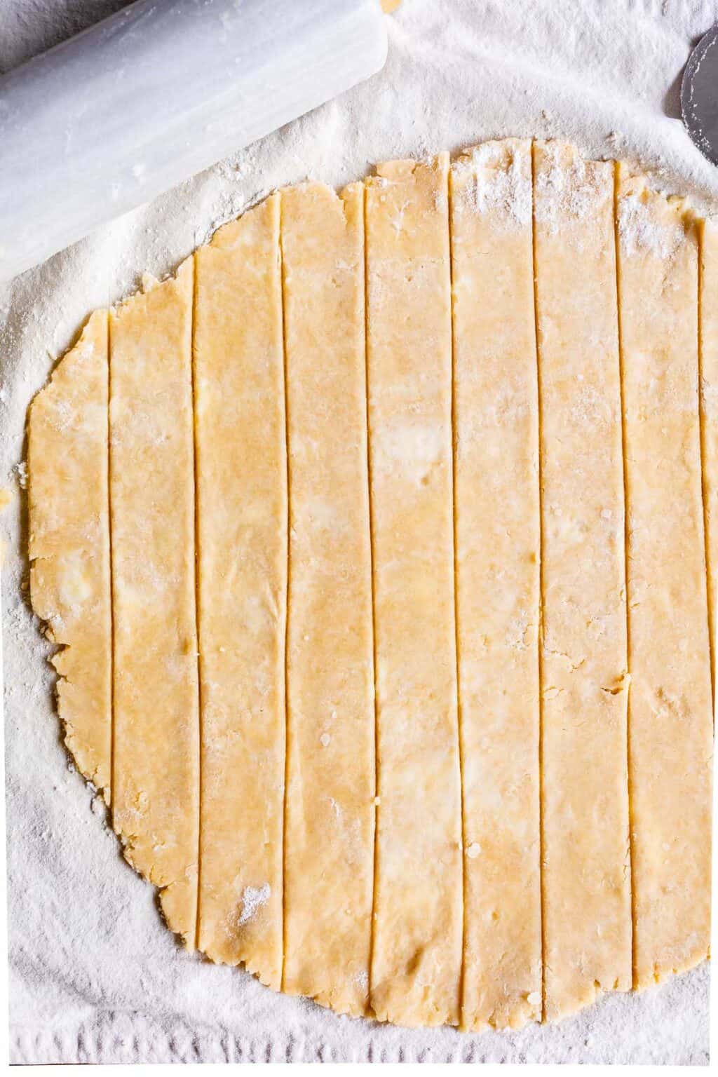 How to Make a Lattice Pie Crust (Step by Step) - The Food Charlatan