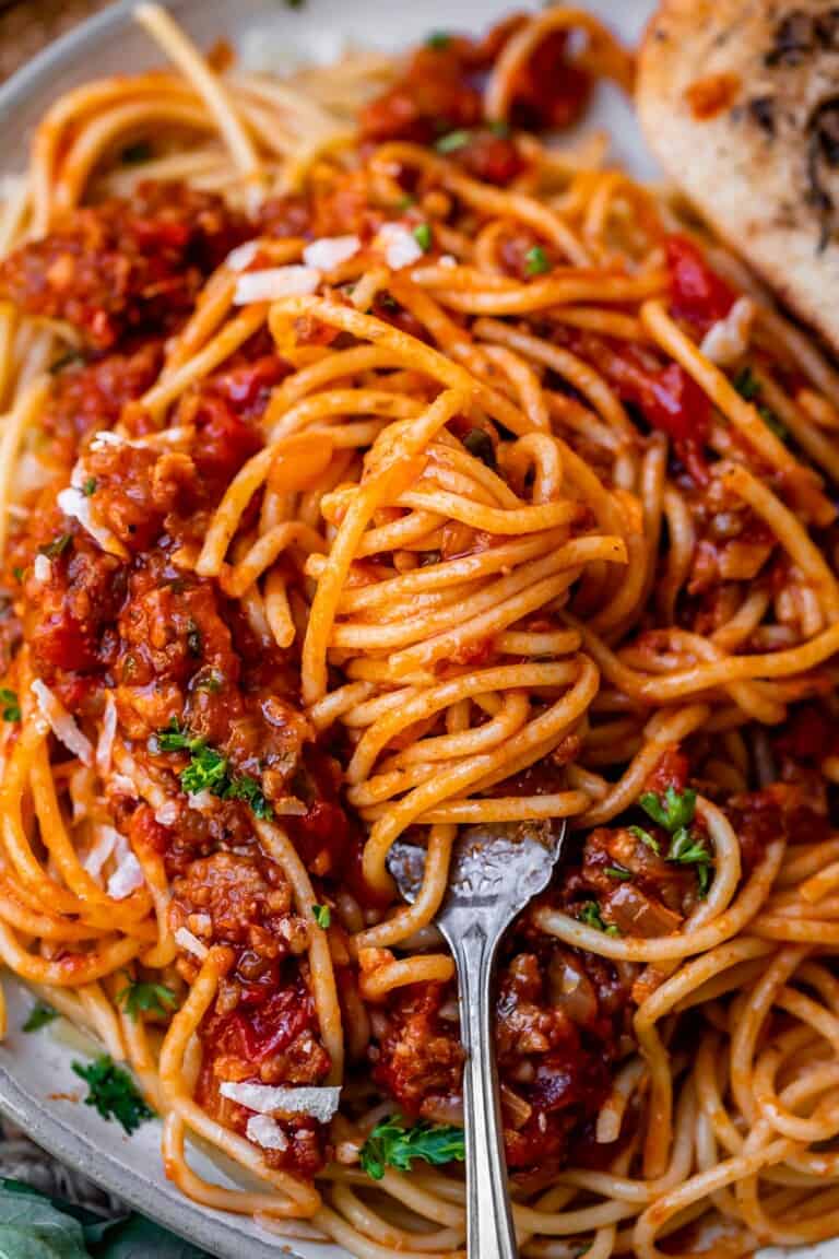 Easy Spaghetti Sauce Recipe (30 minutes) - The Food Charlatan
