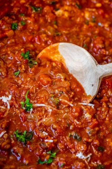 Easy Spaghetti Sauce Recipe (30 minutes) - The Food Charlatan
