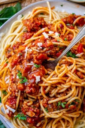 Easy Spaghetti Sauce Recipe (30 minutes) - The Food Charlatan